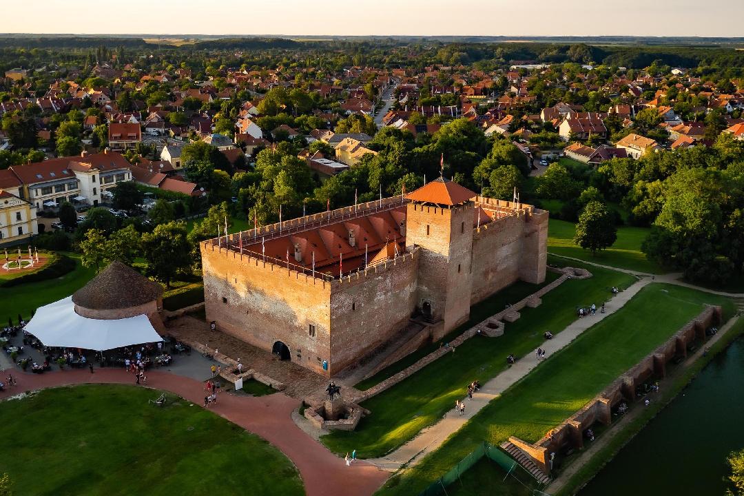 Gyula Castle